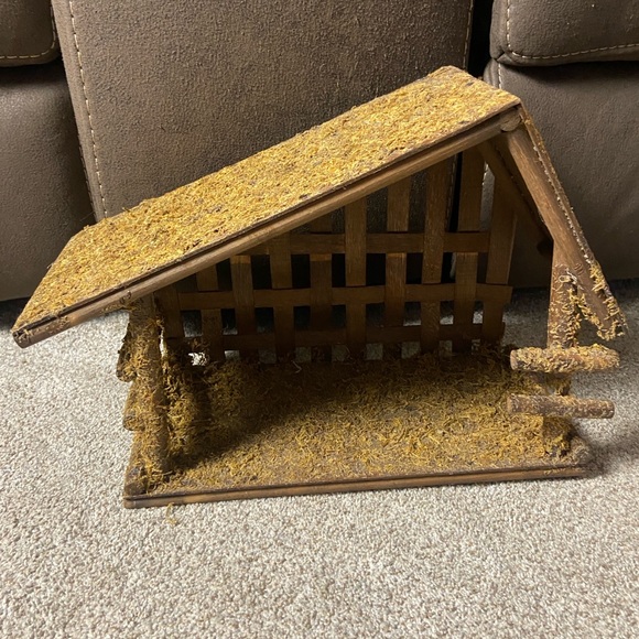 Holiday | Vintage Rustic Wooden Nativity Manger With Moss Roof | Poshmark